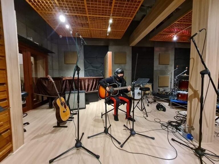 DBS Studios – DBS studios is a soup of nuts for full-service music and sound production whether ...